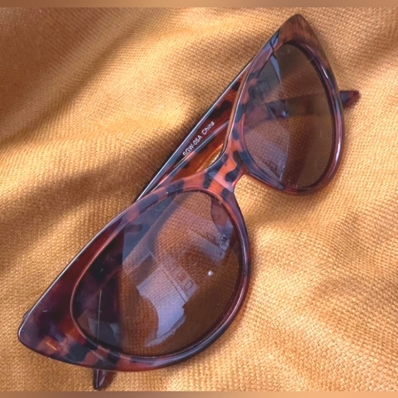 unbranded | Accessories | Womens Tortoises Shell Cateye Sunglasses ...